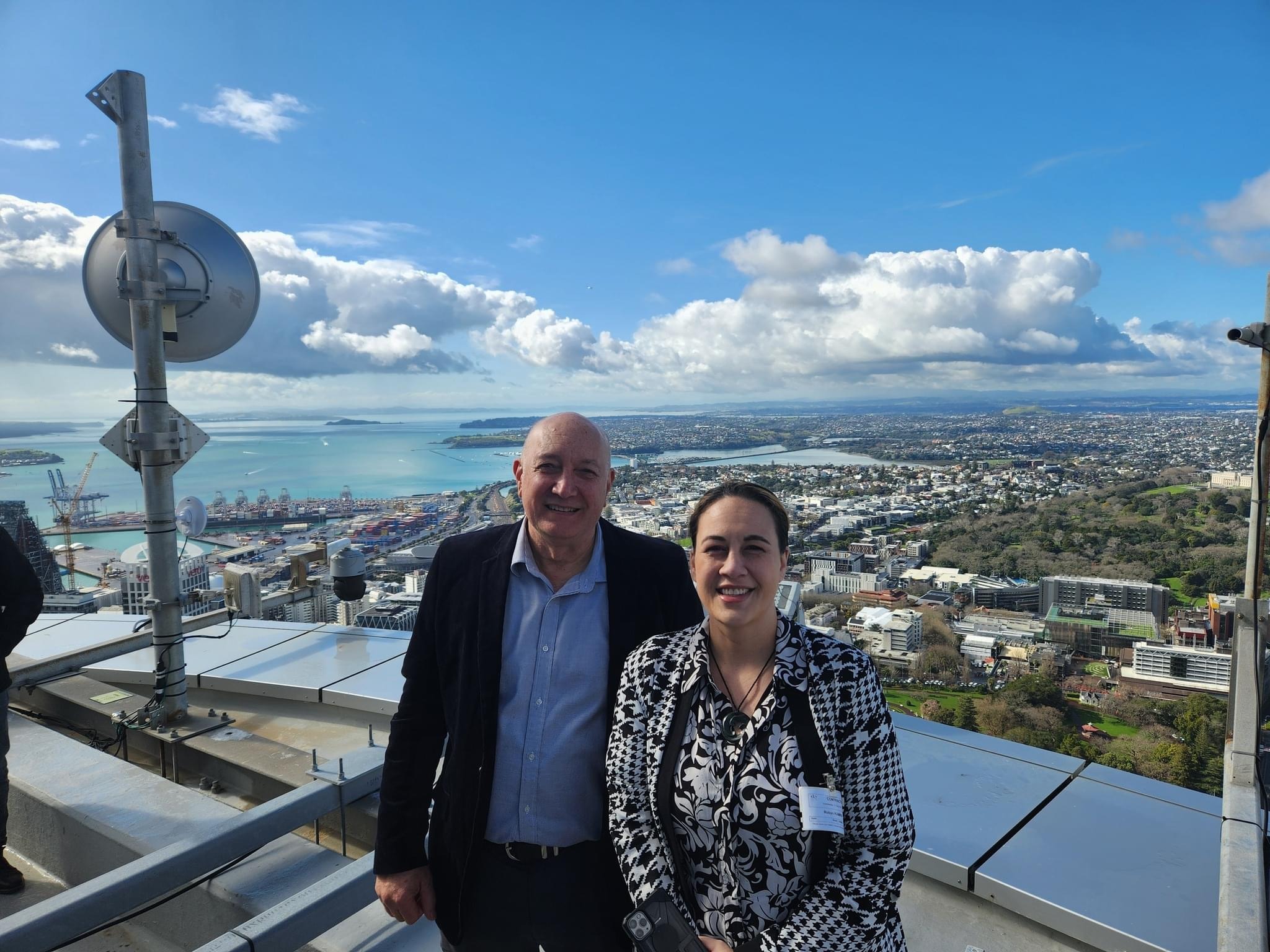 Courage in Uncertainty: Lessons on Leadership from the Edge - Elle Archer